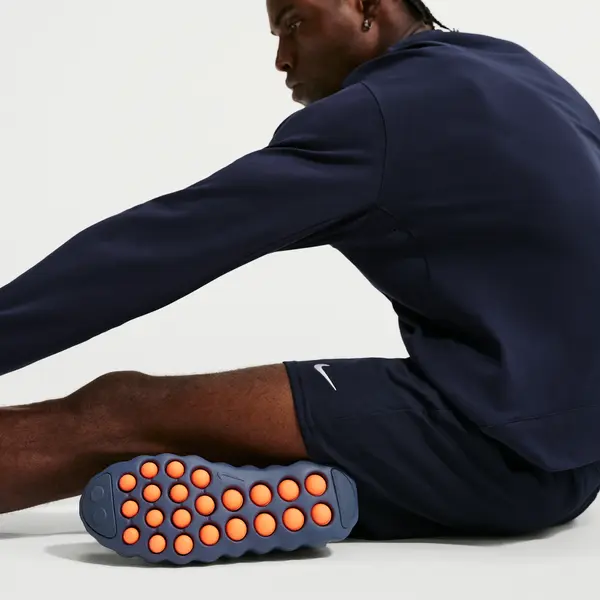 Nike Mind 002 Pregame Athletic Shoes