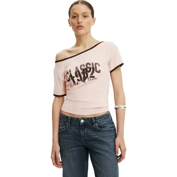 COTTON ON Off Shoulder Graphic Tee - 1982 Cherry