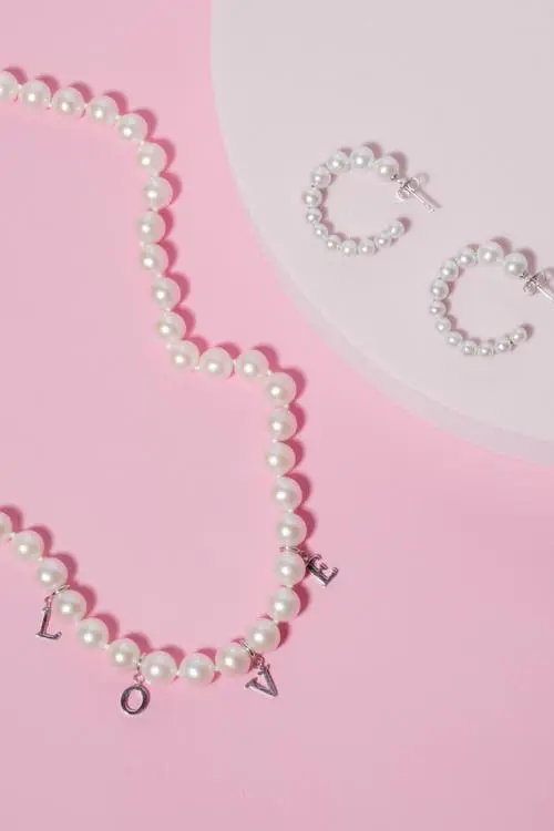 The Pearl Source White Freshwater Cultured Pearl Graduated Hoop Earrings - White Gold