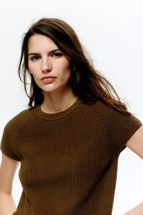 H&M Ribbed Knit Top With Round Neckline And Raglan Sleeves