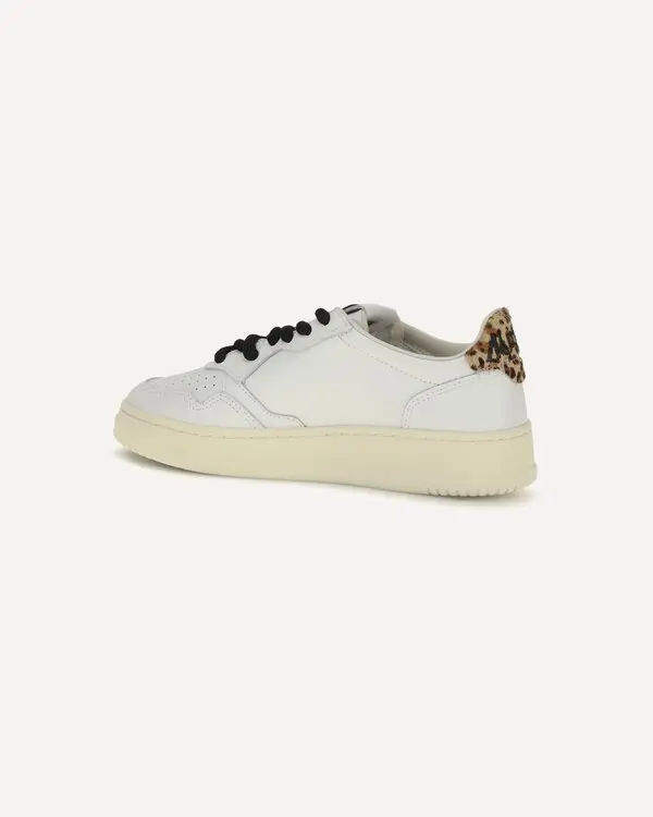 AUTRY Medalist Low Leather Sneakers