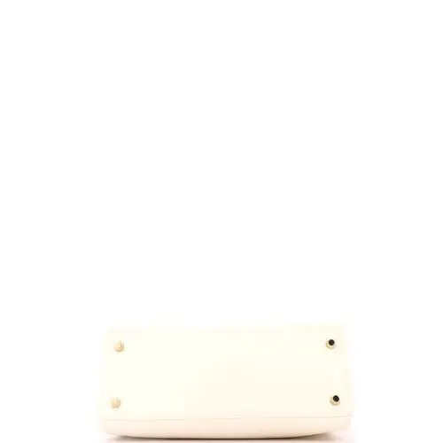 Hermès Kelly Handbag Light Togo With Gold Hardware 28