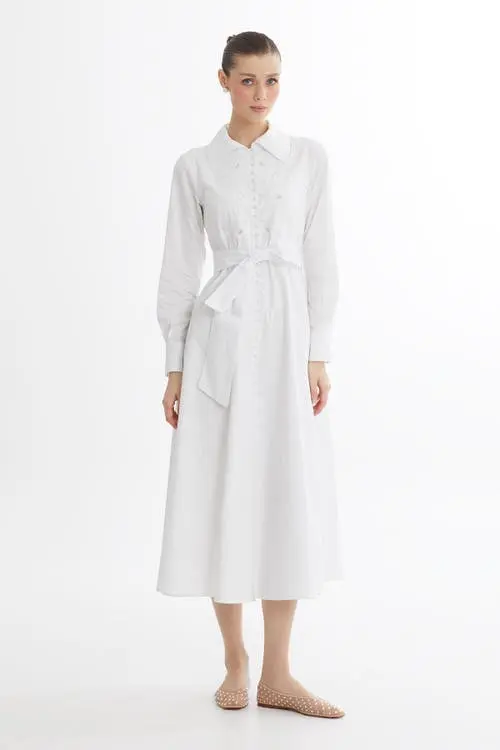 GIZIA Embroidered Detail Midi Dress