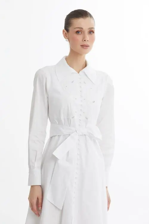 GIZIA Embroidered Detail Midi Dress