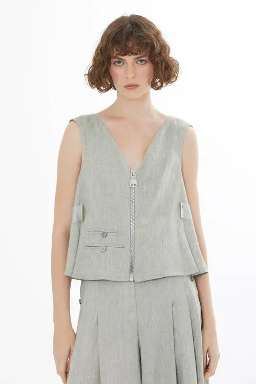 GIZIA Sleeveless Pocket Linen Blouse