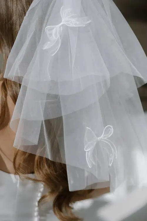 UNTAMED PETALS Tie The Knot Mini Veil