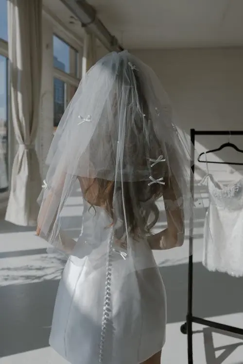 UNTAMED PETALS Last Toast Mini Veil