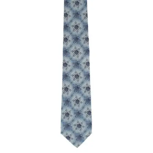 Trafalgar Clarence The Classy Snowflake Silk Holiday Bundle