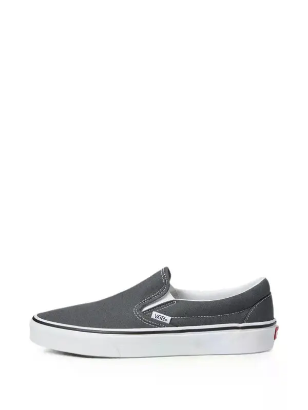 VANS Classic Slip-on Sneakers