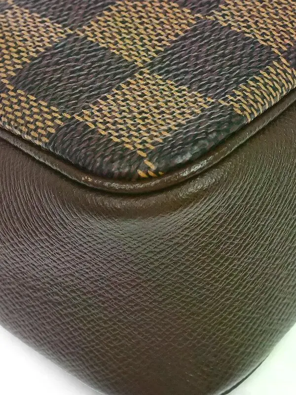 LOUIS VUITTON Trouse Damier Pochette Shoulder Bag
