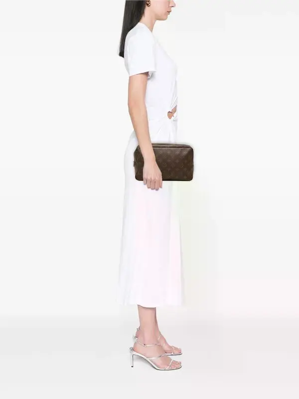 LOUIS VUITTON Monogram Canvas Trouse Toilete 28 Clutch - Brown