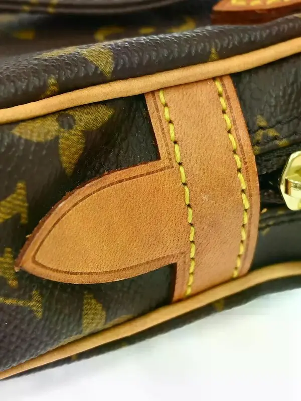 LOUIS VUITTON 2003 Monogram Bandouliere Shoulder Bag