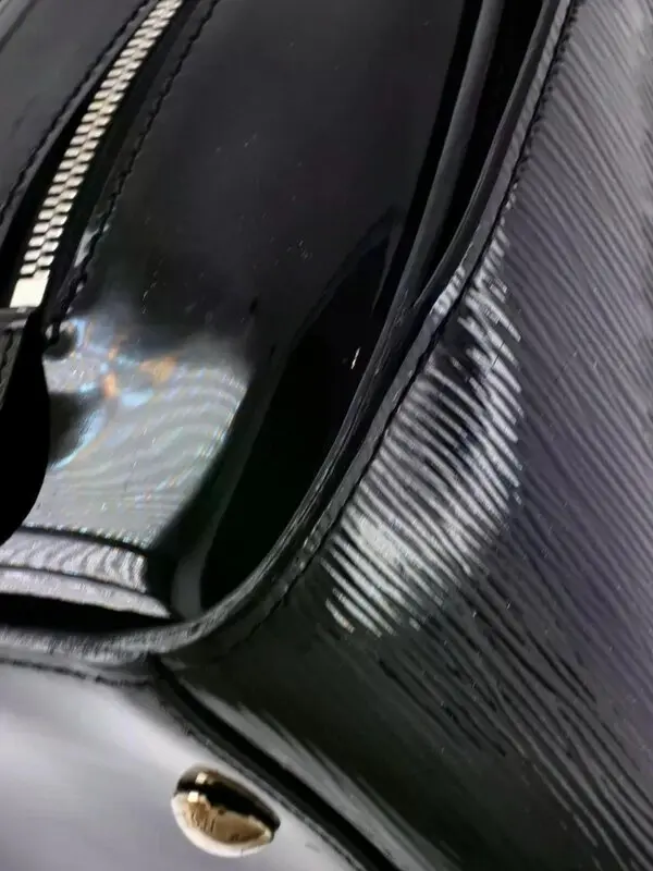 LOUIS VUITTON Pont Neuf Handbag In Electric Epi Leather - Black