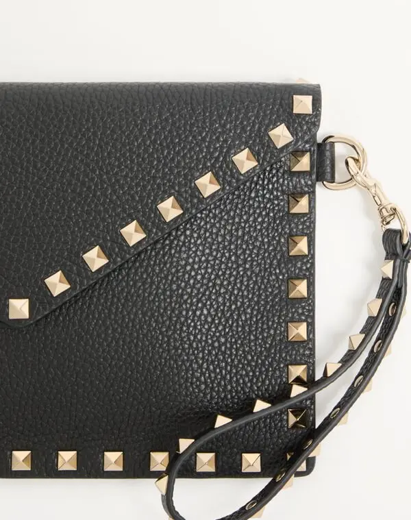 Valentino Garavani Rockstud Grainy Calfskin Pouch - Black
