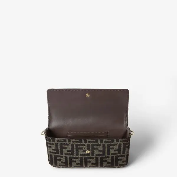 Fendi Tube Wallet On Chain