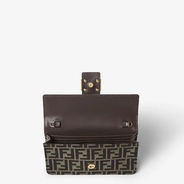Fendi Tube Wallet On Chain