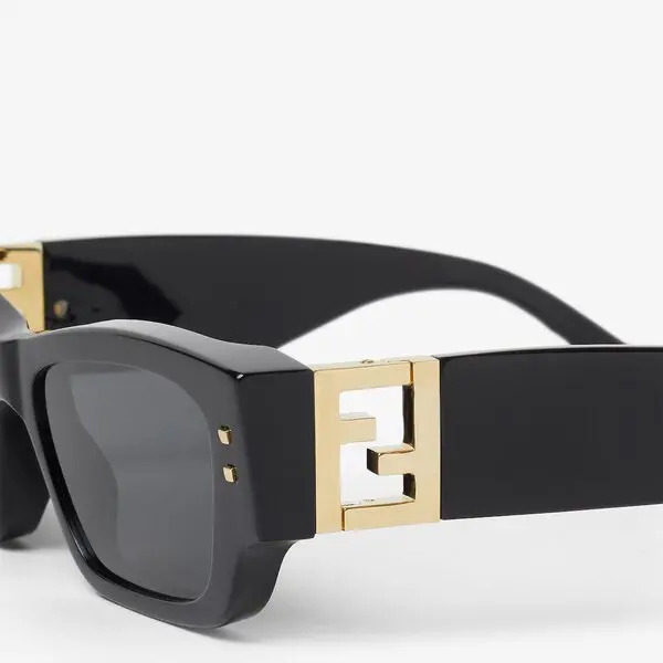 Fendi Ff Logo Fold Sunglasses