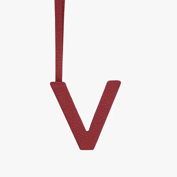 Cuyana Letter Keychain V - Ruby/nude