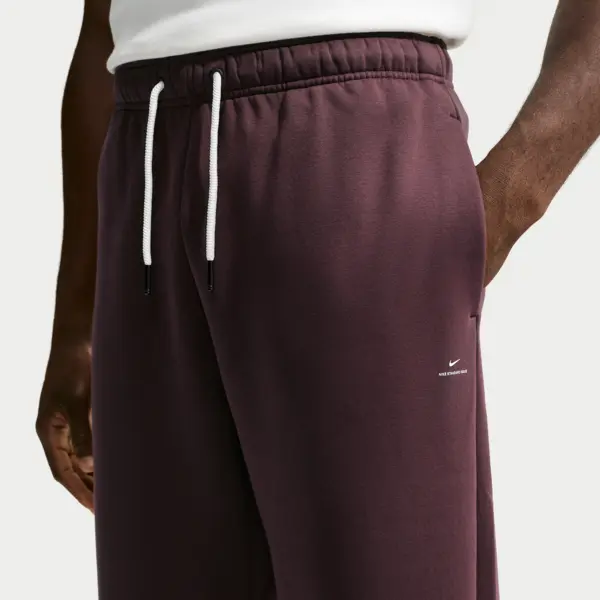 Nike Standard Issue Therma-fit Brushed Open-hem Basketball Pants - Red