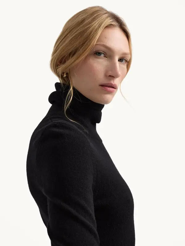 GWYN Sli Cashere Turtleneck | | Size