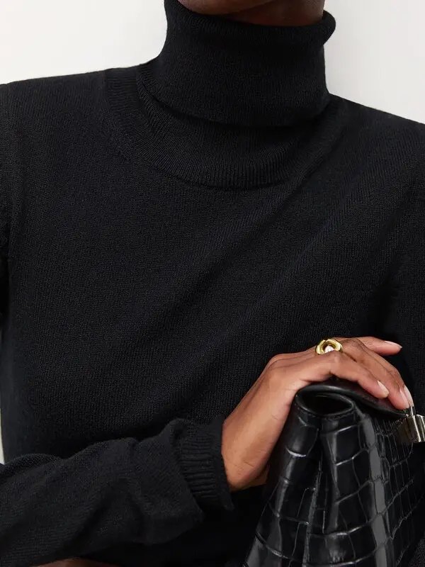 GWYN Sli Cashere Turtleneck | | Size