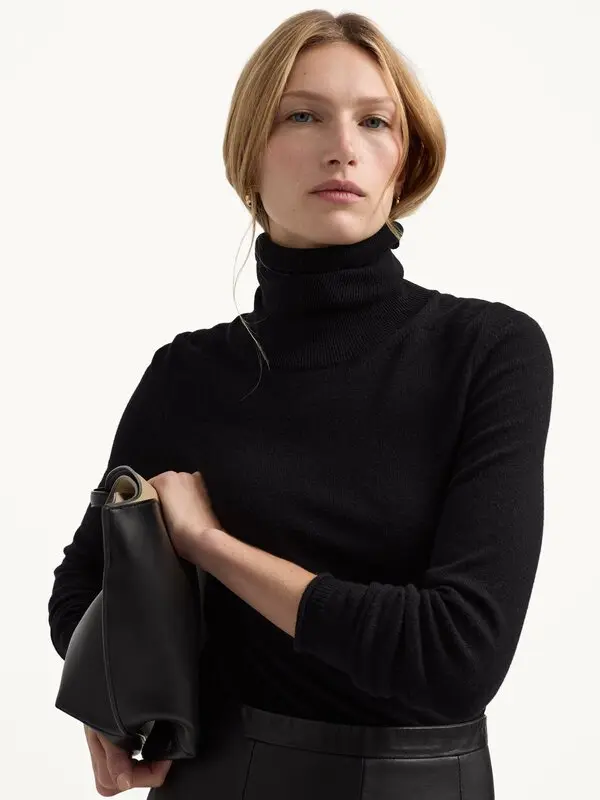GWYN Sli Cashere Turtleneck | | Size