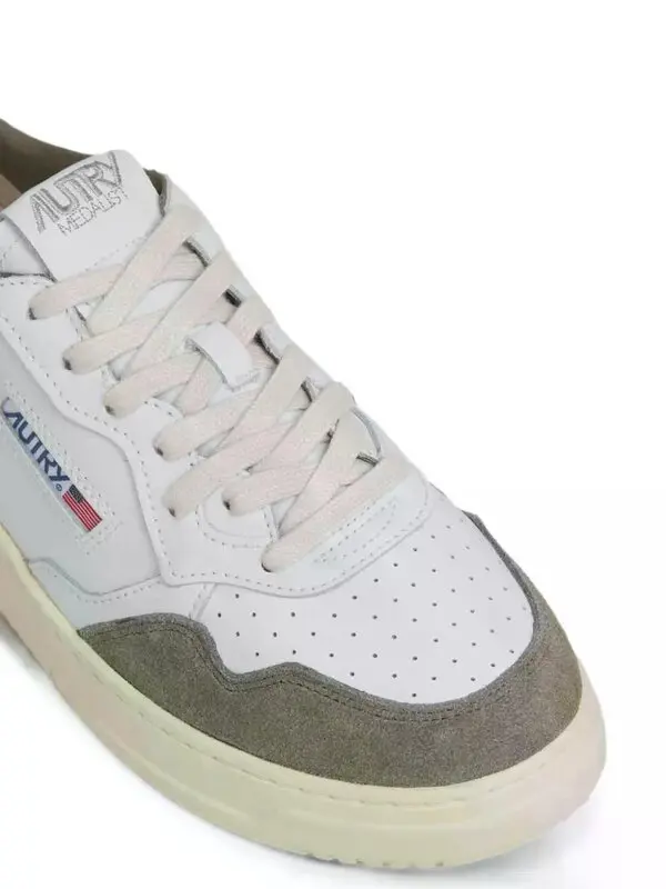 AUTRY Medalist Suede Sneakers
