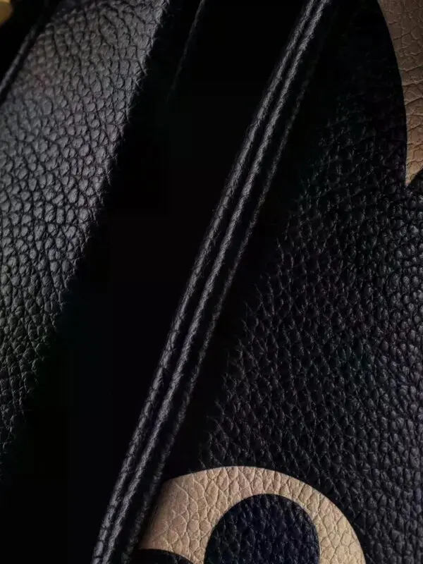 LOUIS VUITTON Pochette Metis Monogram Empreinte Giant Crossbody Bag - Black