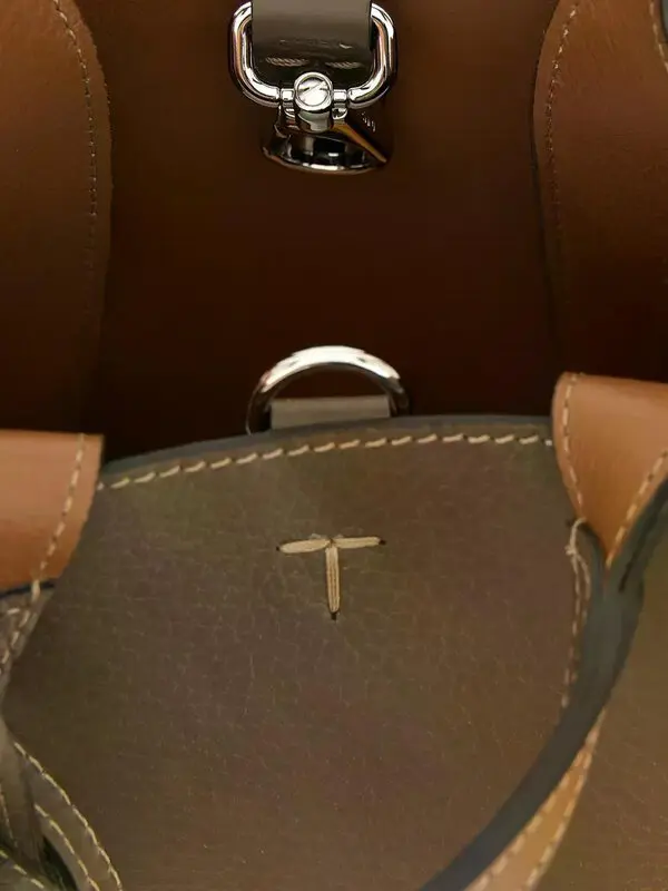 TOD'S T Timeless Hammered Leather Tote Bag