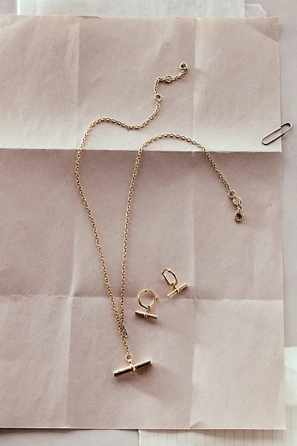 GHOST LONDON Plated Estee T-bar Necklace