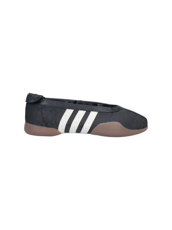 Adidas Low Top Sneakers With Lace Up Closure - Black