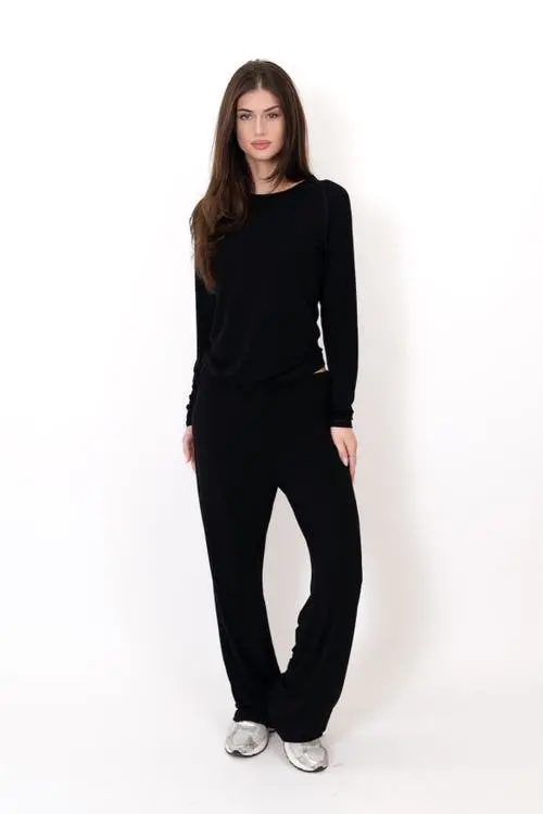 ON/OFF ESSENTIALS The Flow Pant - Black