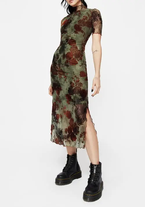 DISTURBIA Rosaleigh Short Sleeved Midaxi Dress