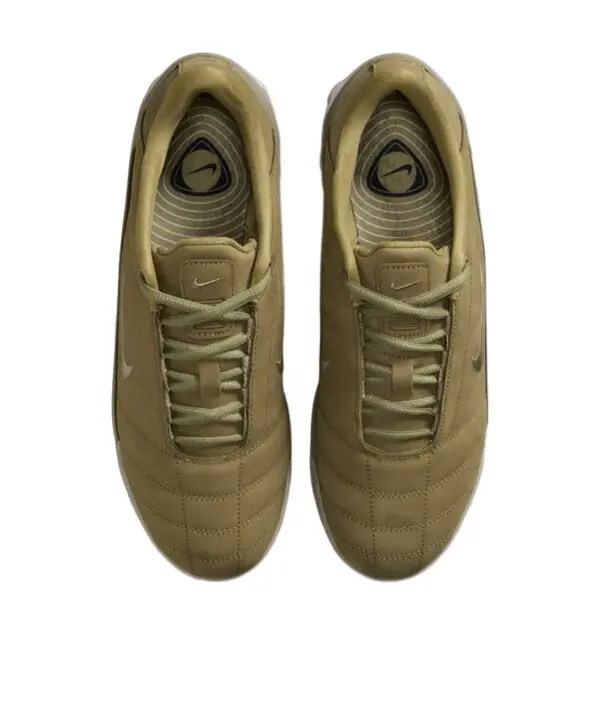 Nike Total 90 Shox Magia Sneakers