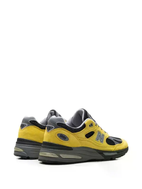 NEW BALANCE 991v2 Sneakers - Yellow