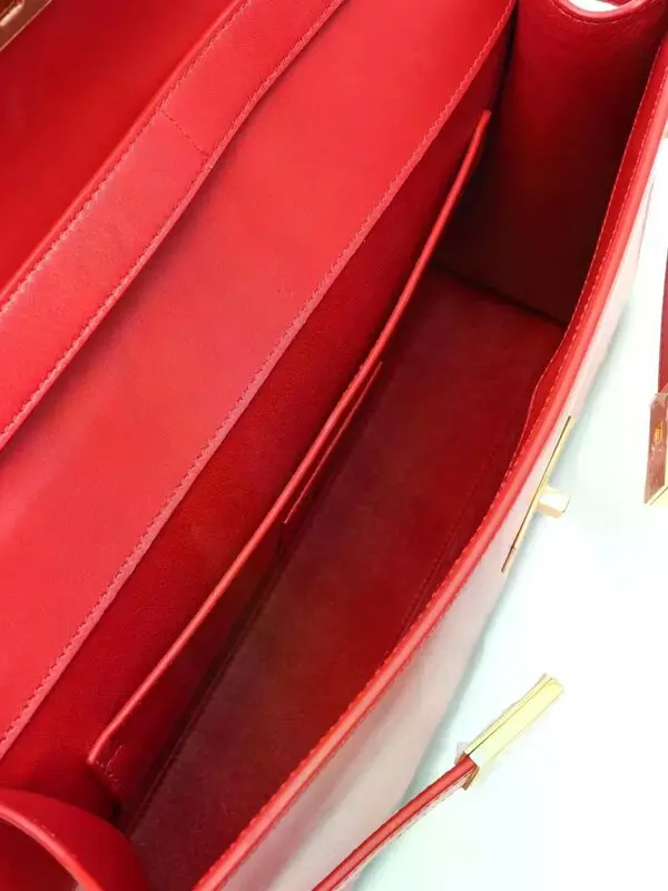 Saint Laurent Manhattan Shoulder Bag - Red