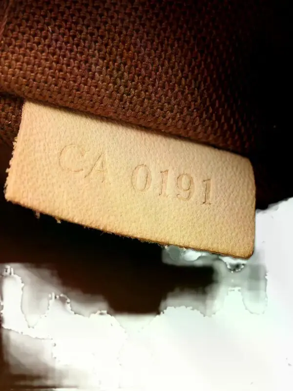 LOUIS VUITTON 2011 Monogram Beaubourg Messenger Bag
