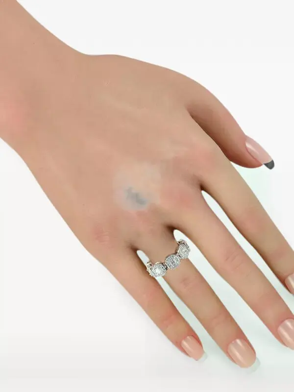 LB EXCLUSIVE Diamond Halo Ring