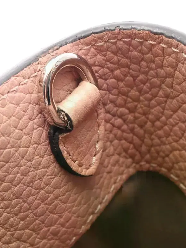LOUIS VUITTON Capucines Bb Handbag - Pink