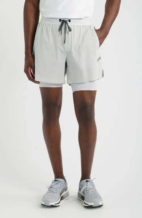 LEGENDS Forum Lite Performance Camo Shorts - Platinum