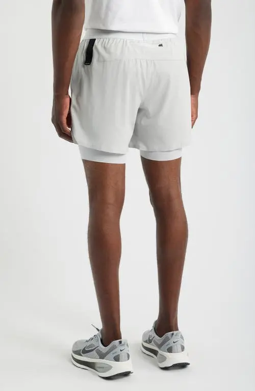 LEGENDS Forum Lite Performance Camo Shorts - Platinum