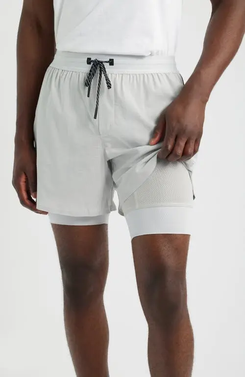 LEGENDS Forum Lite Performance Camo Shorts - Platinum