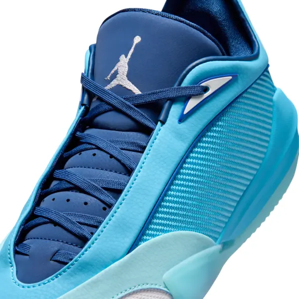 JORDAN Triangle Basketball Shoes