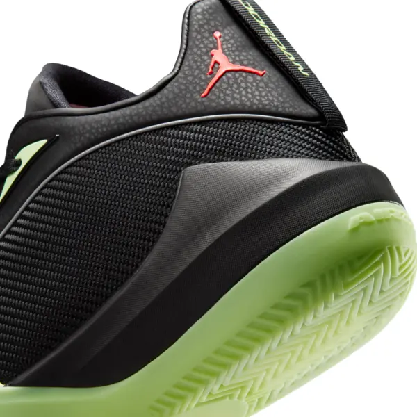 JORDAN Triangle Basketball Shoes