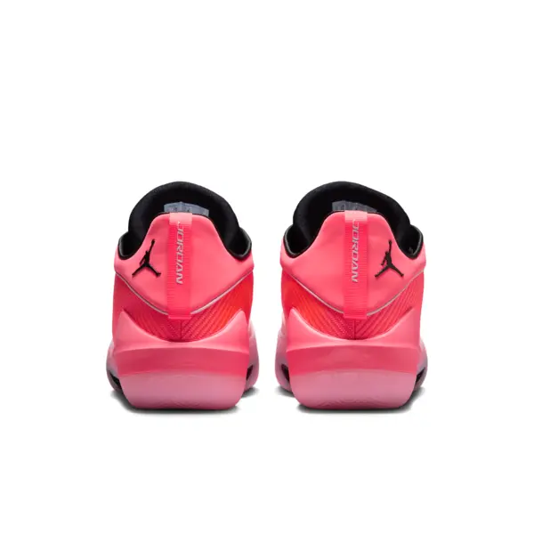 JORDAN Triangle Basketball Shoes