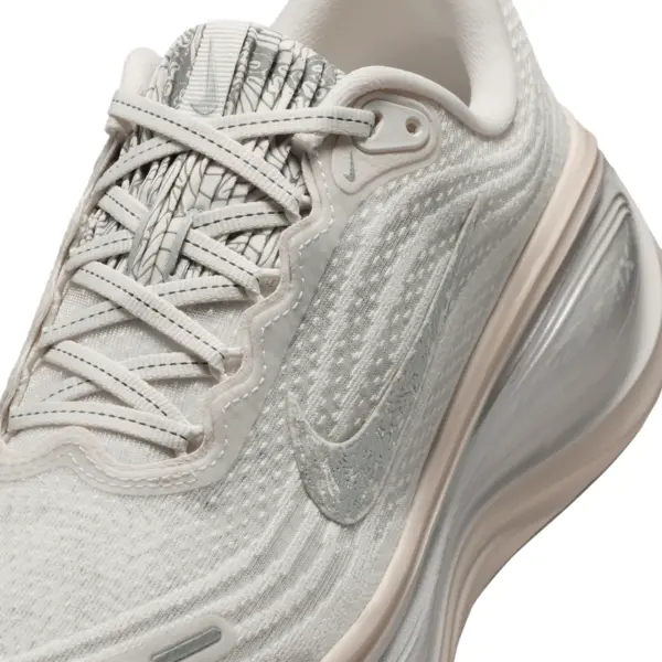 Nike Vomero Plus Se Road Running Shoes