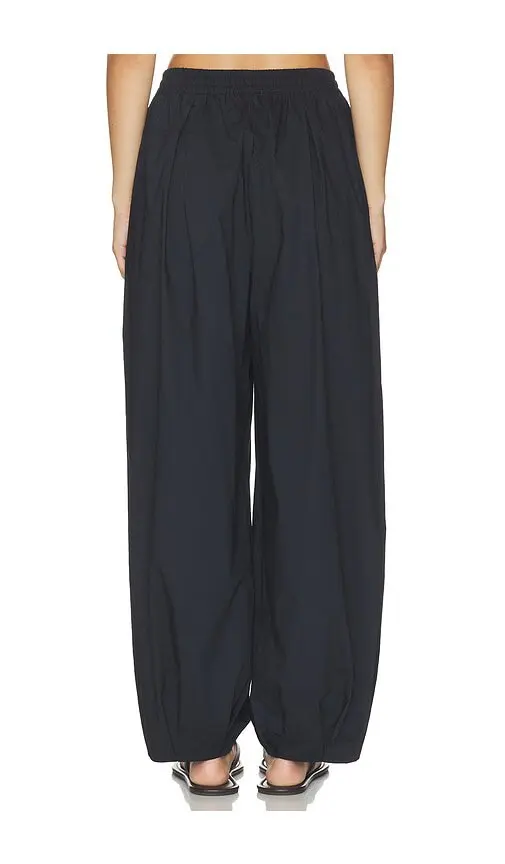 LOVERS AND FRIENDS Eliana Pant