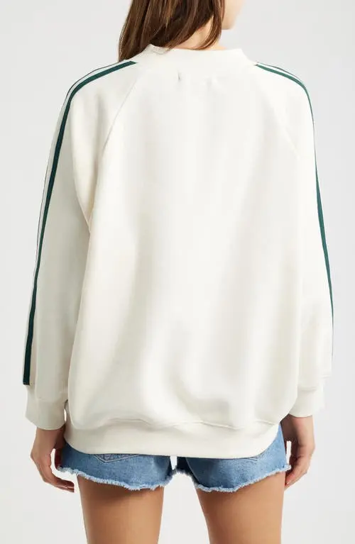 VINYL ICONS Sporty Season Graphic Sweatshirt