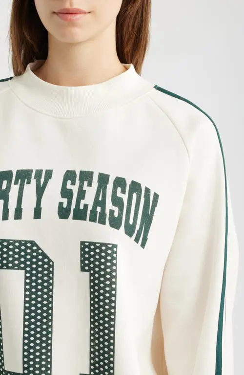 VINYL ICONS Sporty Season Graphic Sweatshirt
