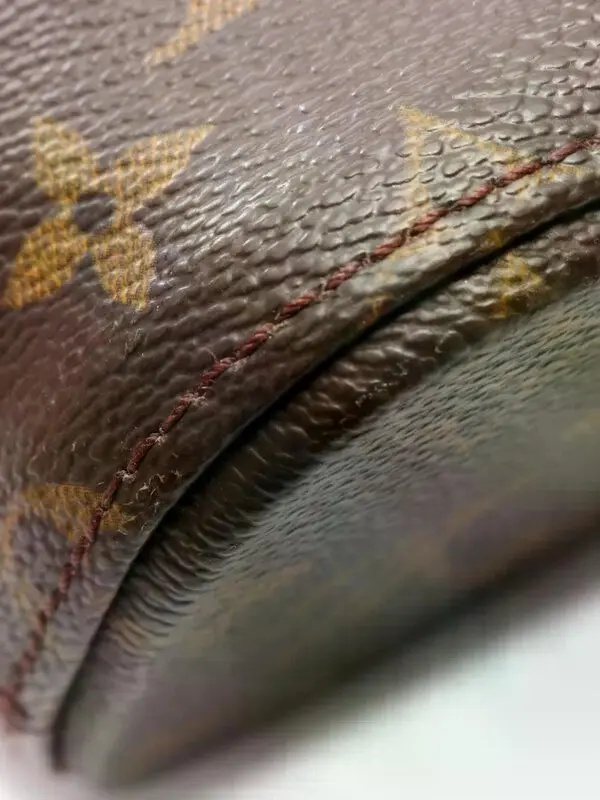 LOUIS VUITTON Monogram Canvas Vivian Gm Tote Bag